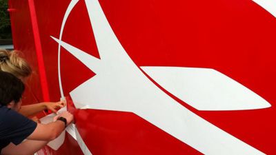 Flugzeugbeschriftung - Folierung von Flugzeug und Helikopter